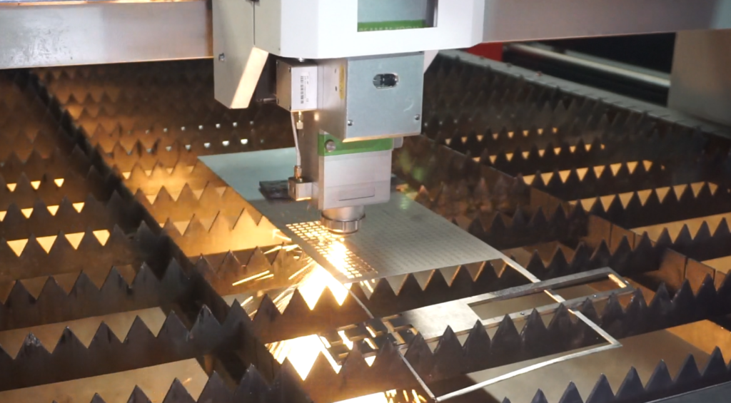 Mengenal Apa Itu Teknik Potong Flycut Fiber Laser Cutting