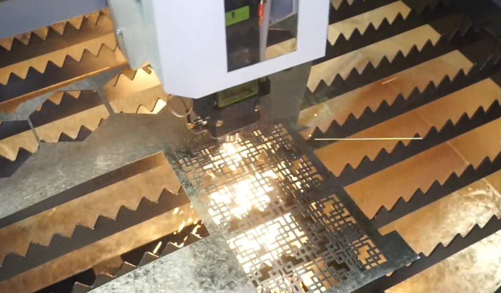 Mengenal Apa Itu Teknik Potong Flycut Fiber Laser Cutting